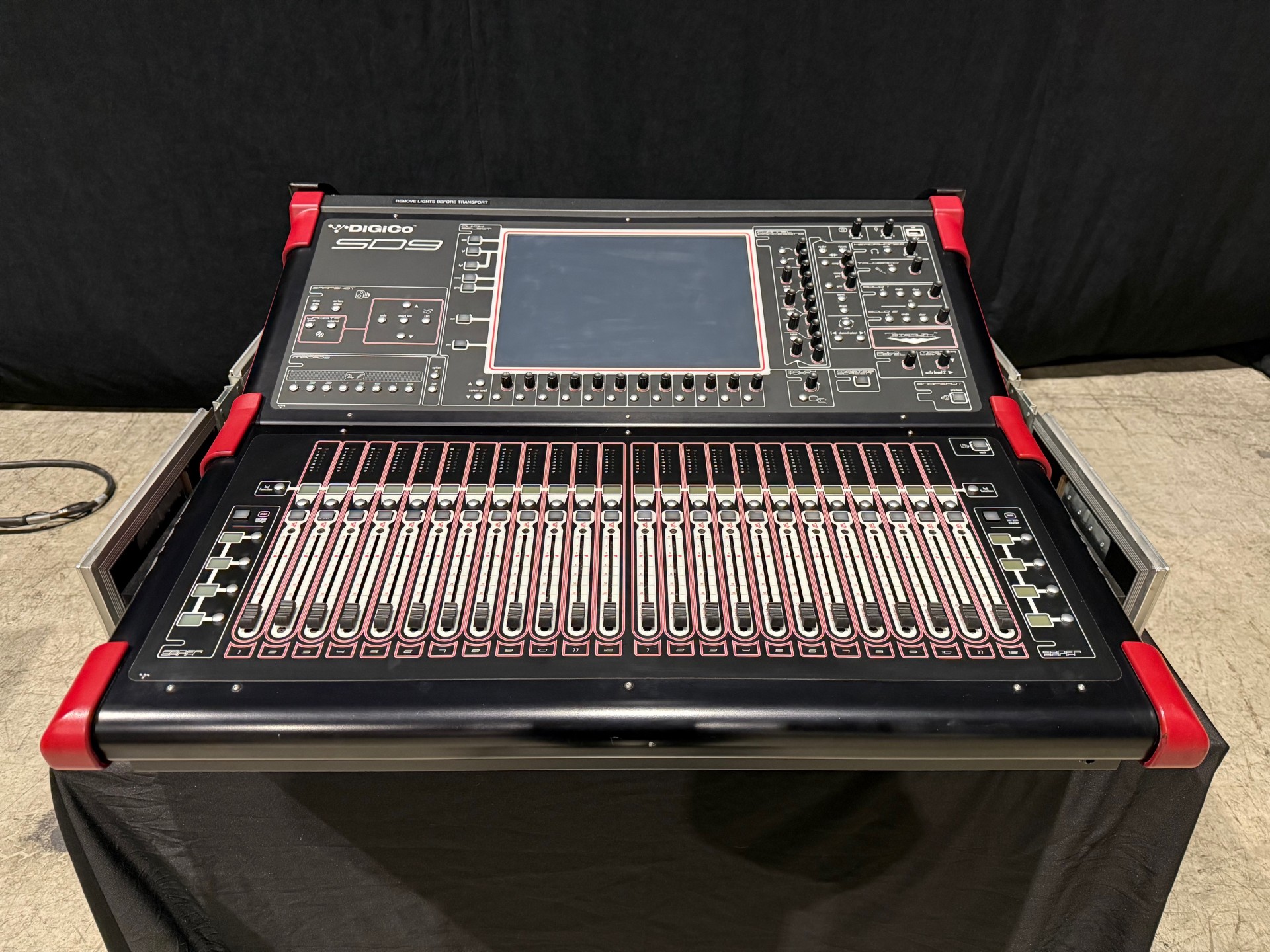 DiGiCo SD9 Live Digital Mixing Console w/ Case, waves card, and one D ...